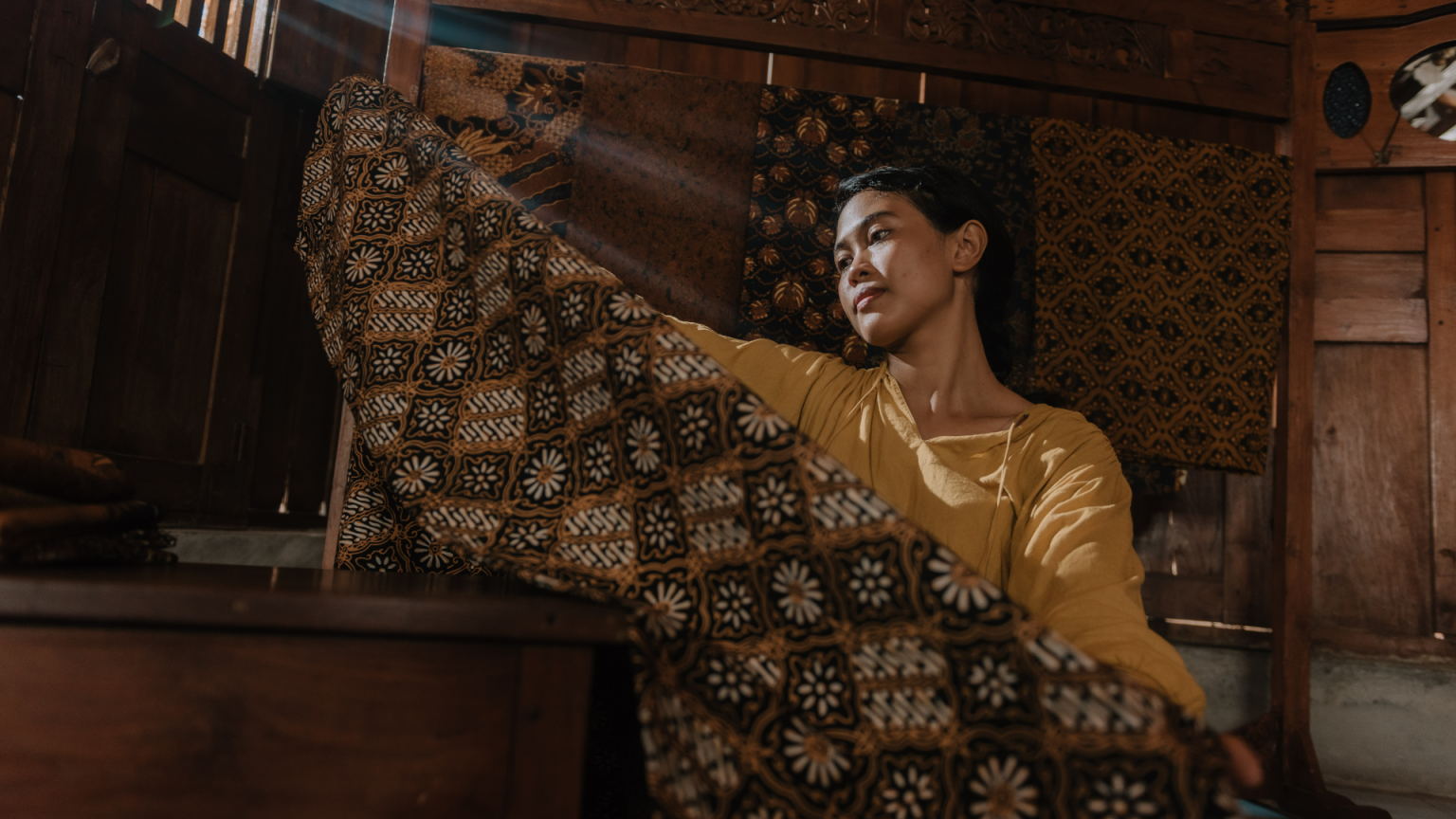 Sejarah dan Perkembangan Batik di Indonesia